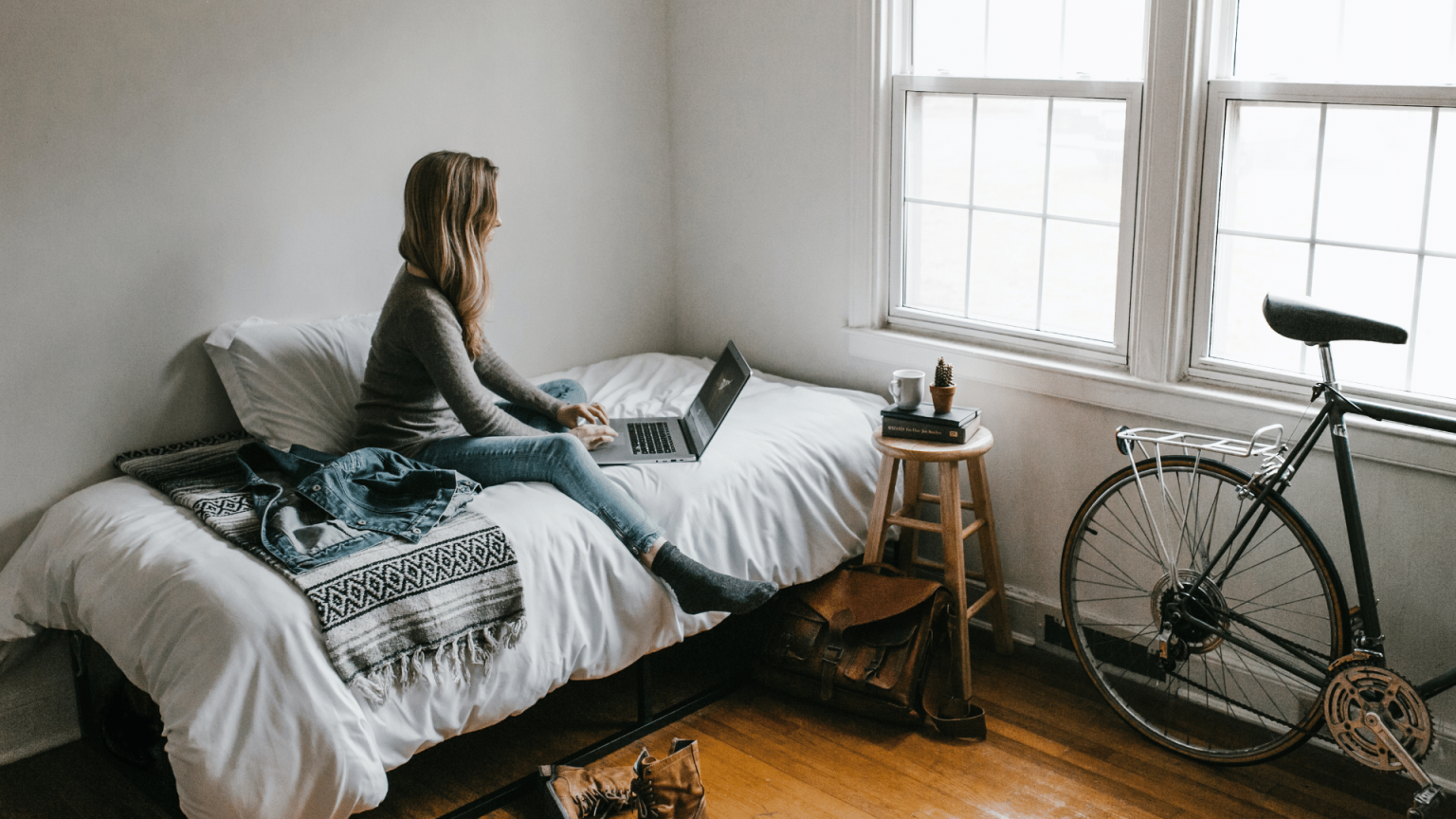 How to work when confined to a bed. - Parlour Talk